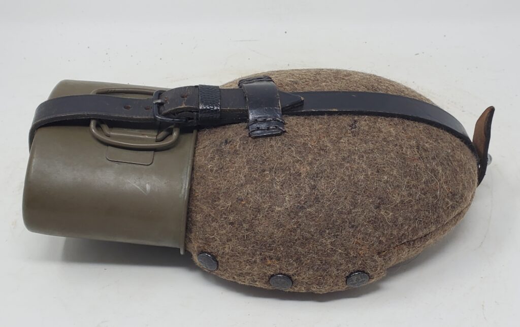 (Ron) Mint Wehrmacht Canteen, Complete – SS-Steel Inc.